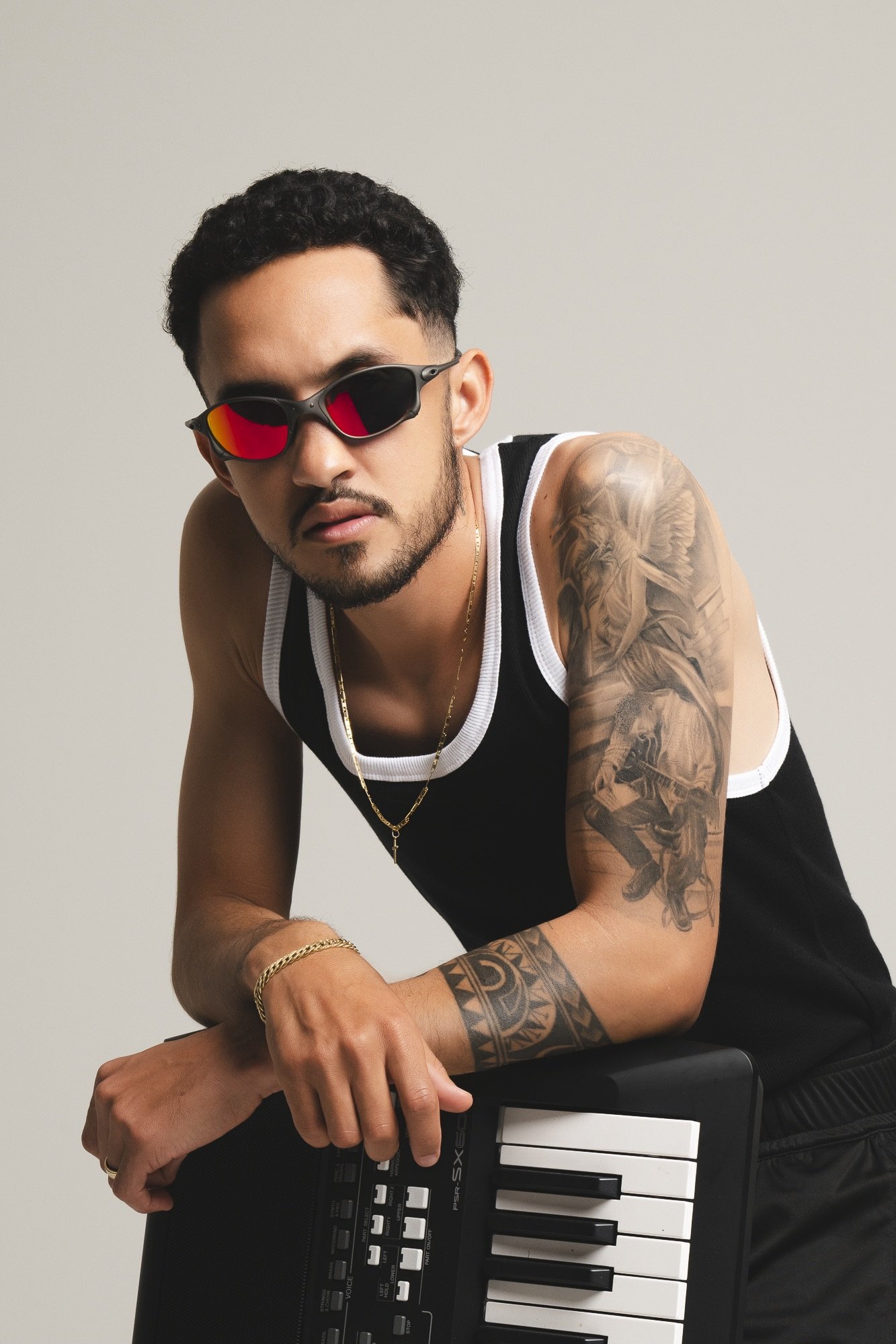 Grelo divulga videoclipe de "Só fé", canção que domina as playlists ...